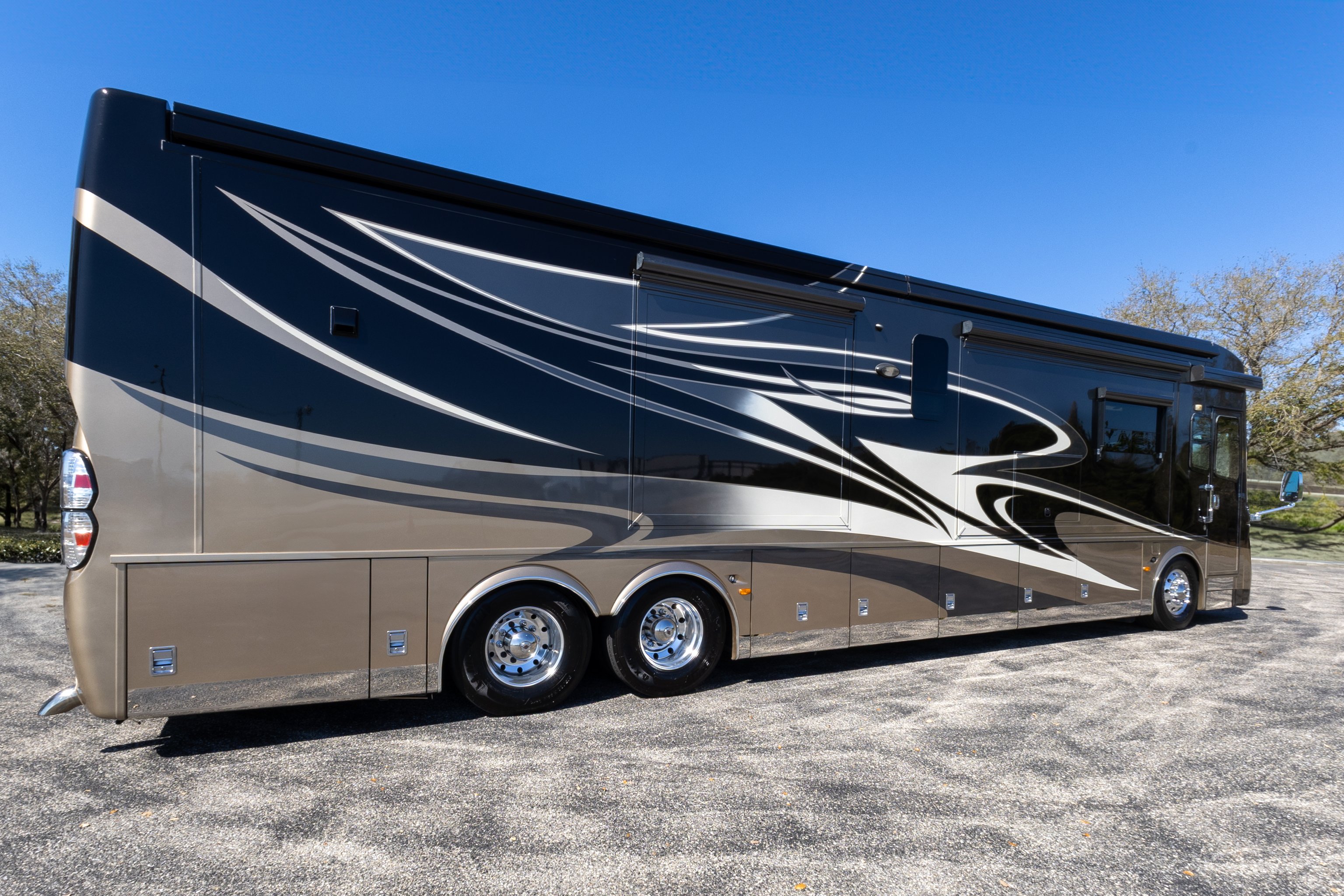 Pre-Owned Motor Coaches - The Motorcoach Store