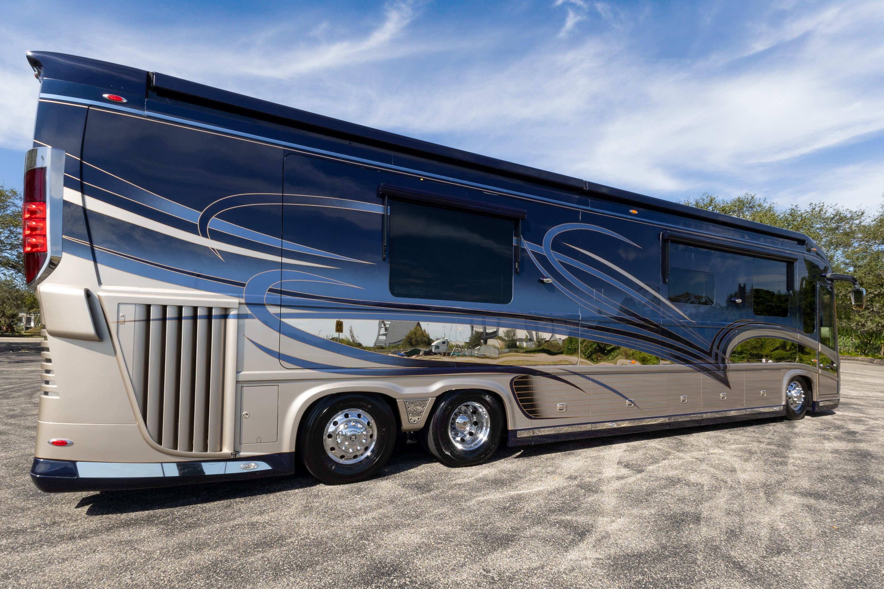 Pre-Owned Motor Coaches - The Motorcoach Store