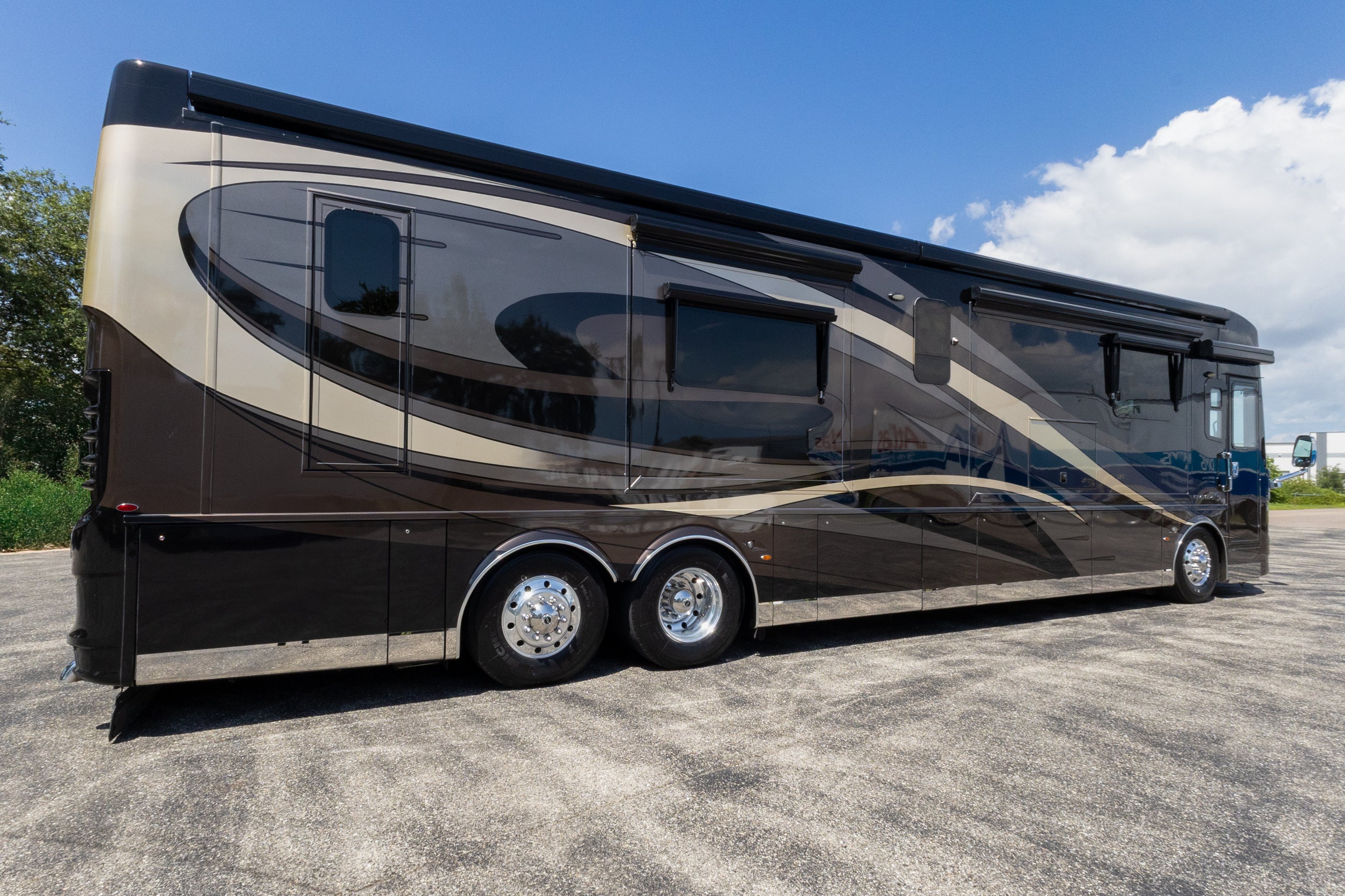 Pre-Owned Motor Coaches - The Motorcoach Store