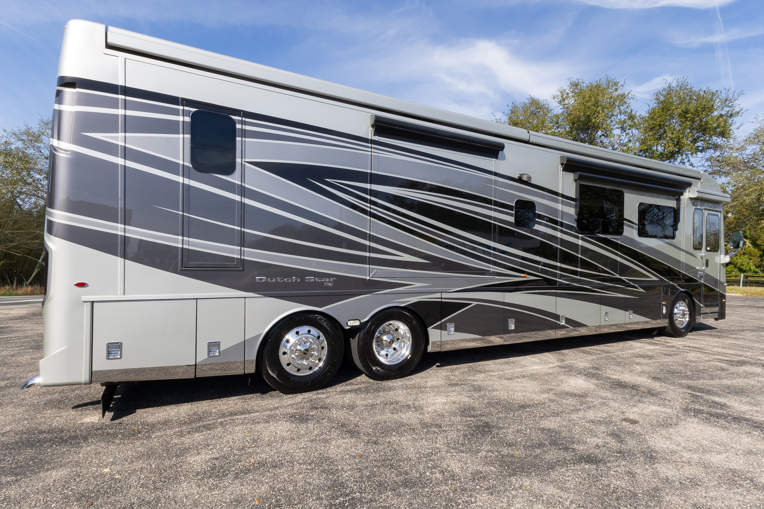 Pre-Owned Motor Coaches - The Motorcoach Store